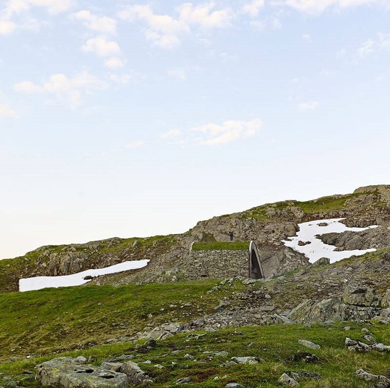 Humble Homes | A Small Remote Hunting Lodge that Sleeps Up to 21 People